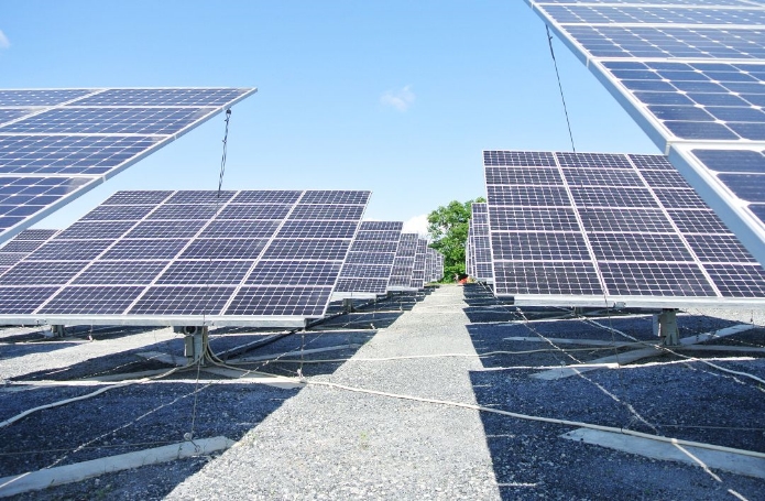 Bigsun offers best dual-axis solar tracker. iPV Solar Tracker is the best.