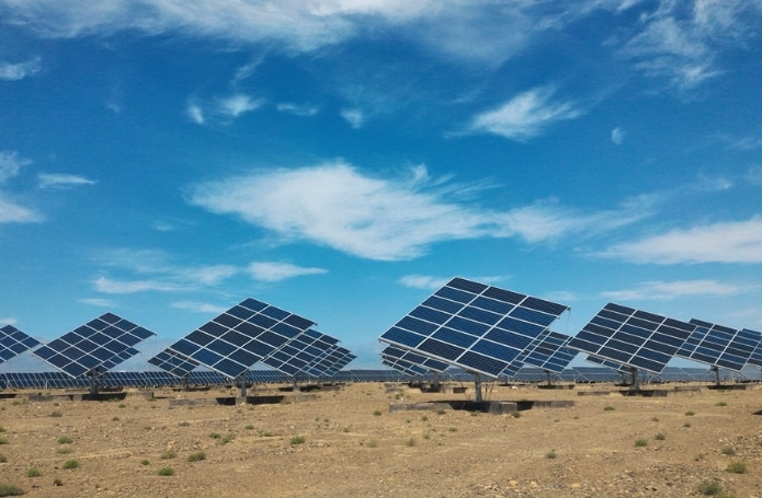 Bigsun offers best dual-axis solar tracker. iPV Solar Tracker is the best.